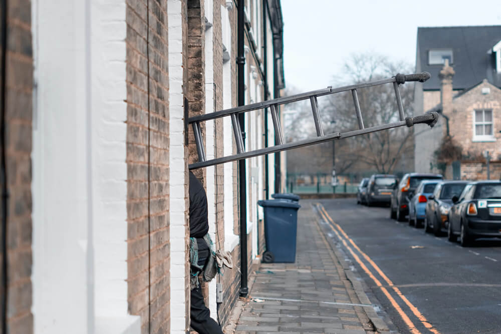 How to Safely Use a Ladder When Cleaning Your Windows – Window Cleaning ...